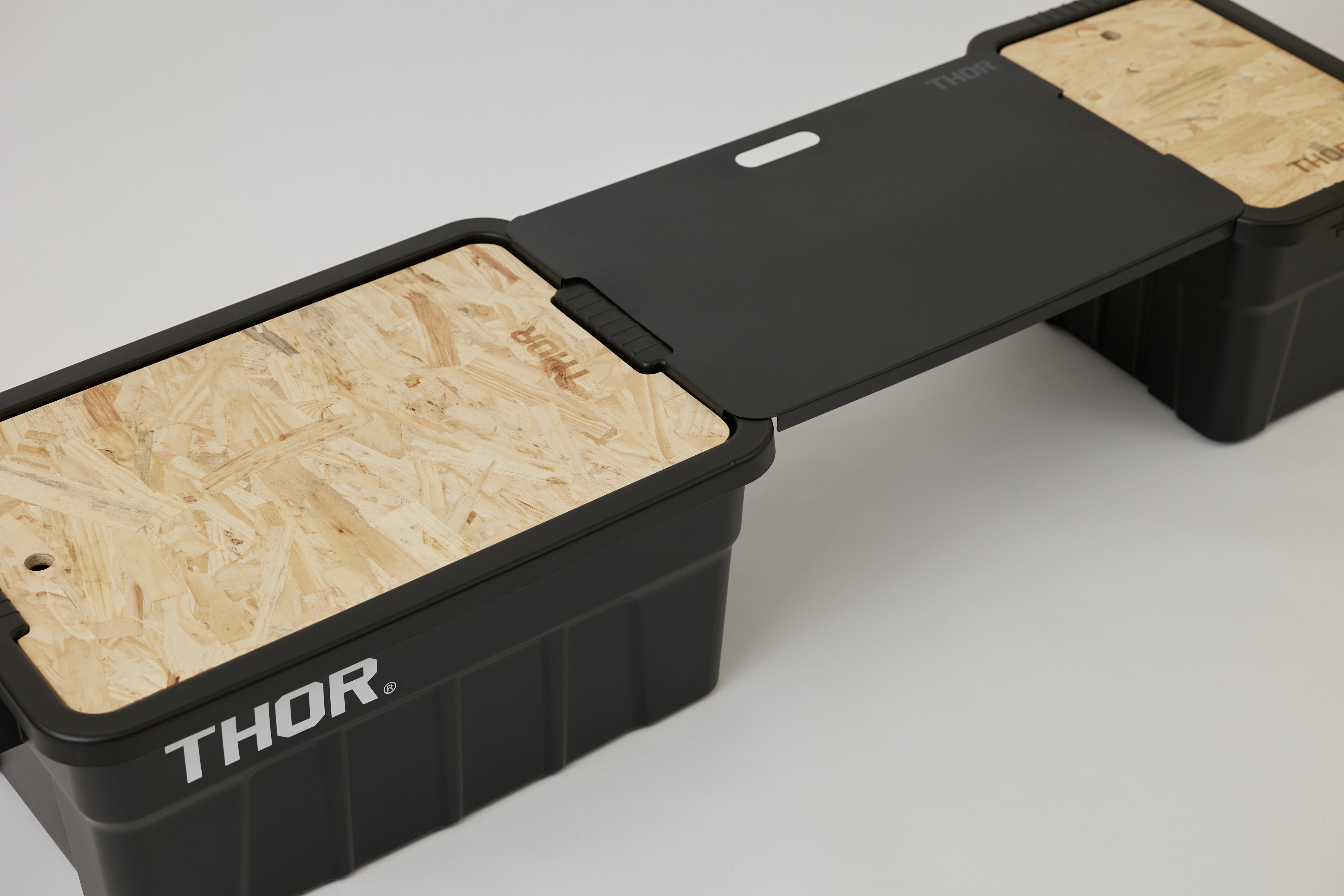 THOR箱 /THOR BOX 22L/53L/75L 露營小站提供風格露營小物、帳篷、露營椅等戶外選品，實體店面位於嘉義，歡迎來店體驗風格露營魅力。